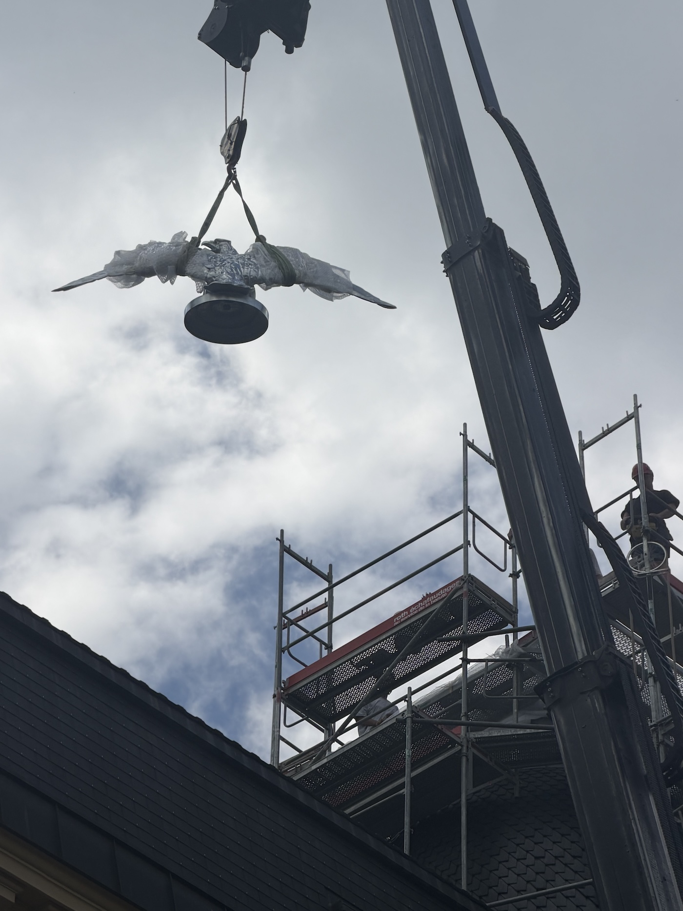 The Eagle returns home: Eberhard & Co. restores its historic (…)